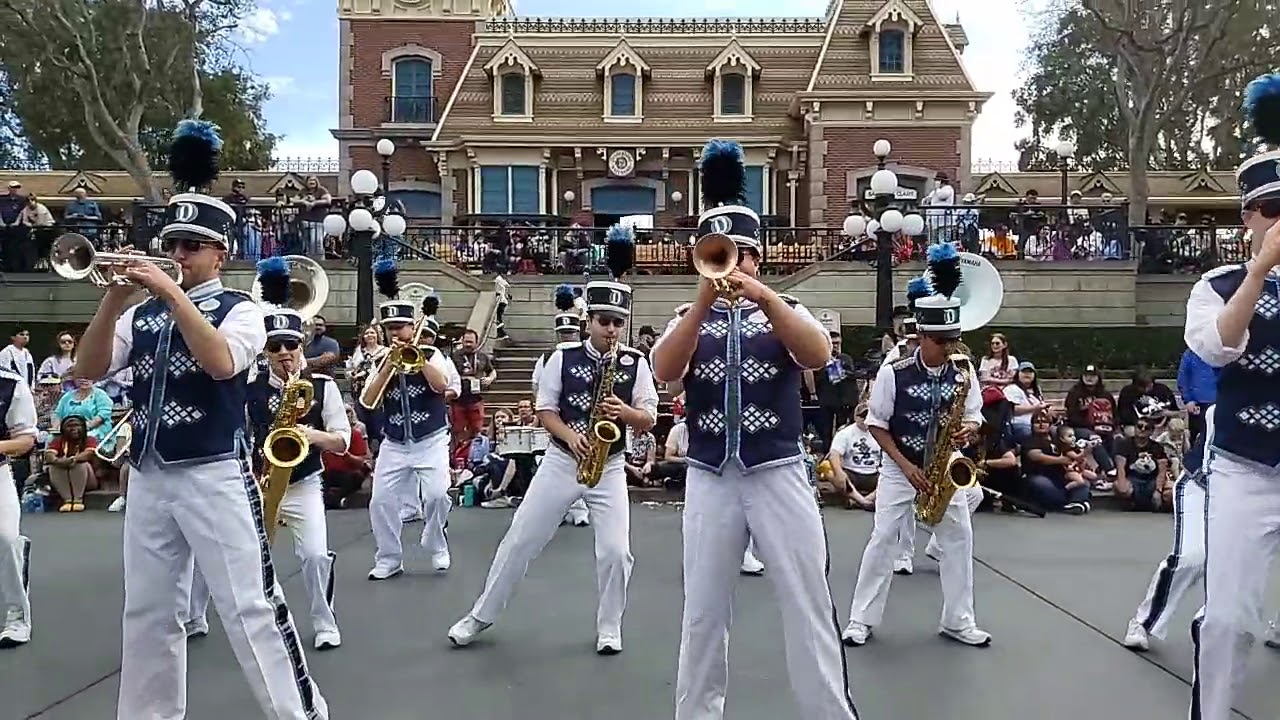 Disneyland Band 2/28/2020, 3:00 Main St. St. Station - YouTube