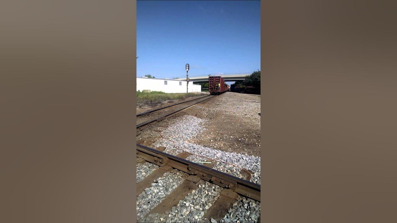 NS G68 working the CSXT transfer track in valdosta(1) - YouTube