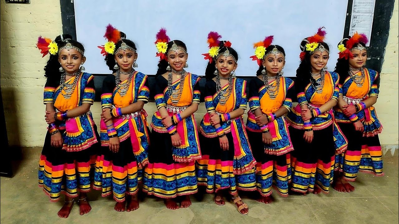 kurathi group dance LP pattambi subjilla kalolsavam - YouTube