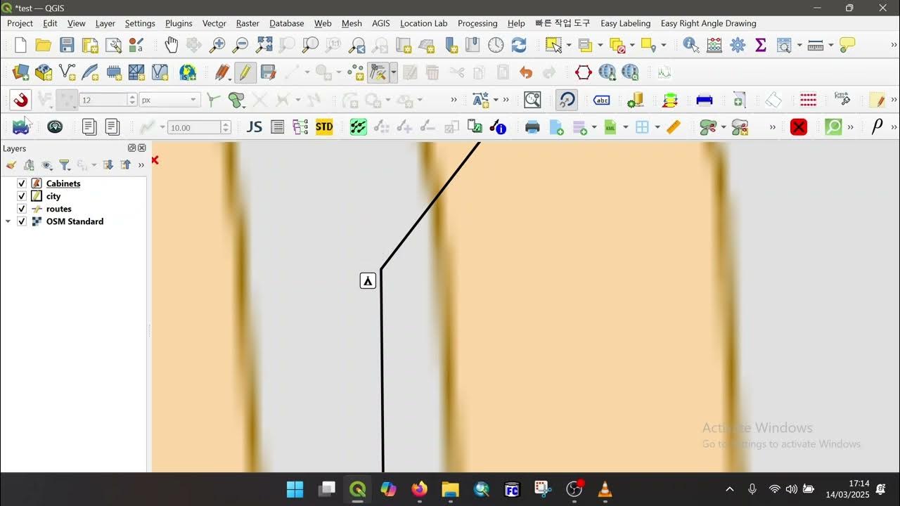 HOW TO ENABLE SNAPPING TOOL IN QGIS - YouTube