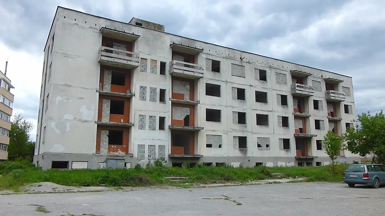 Жилищен панелен блок изоставен - YouTube