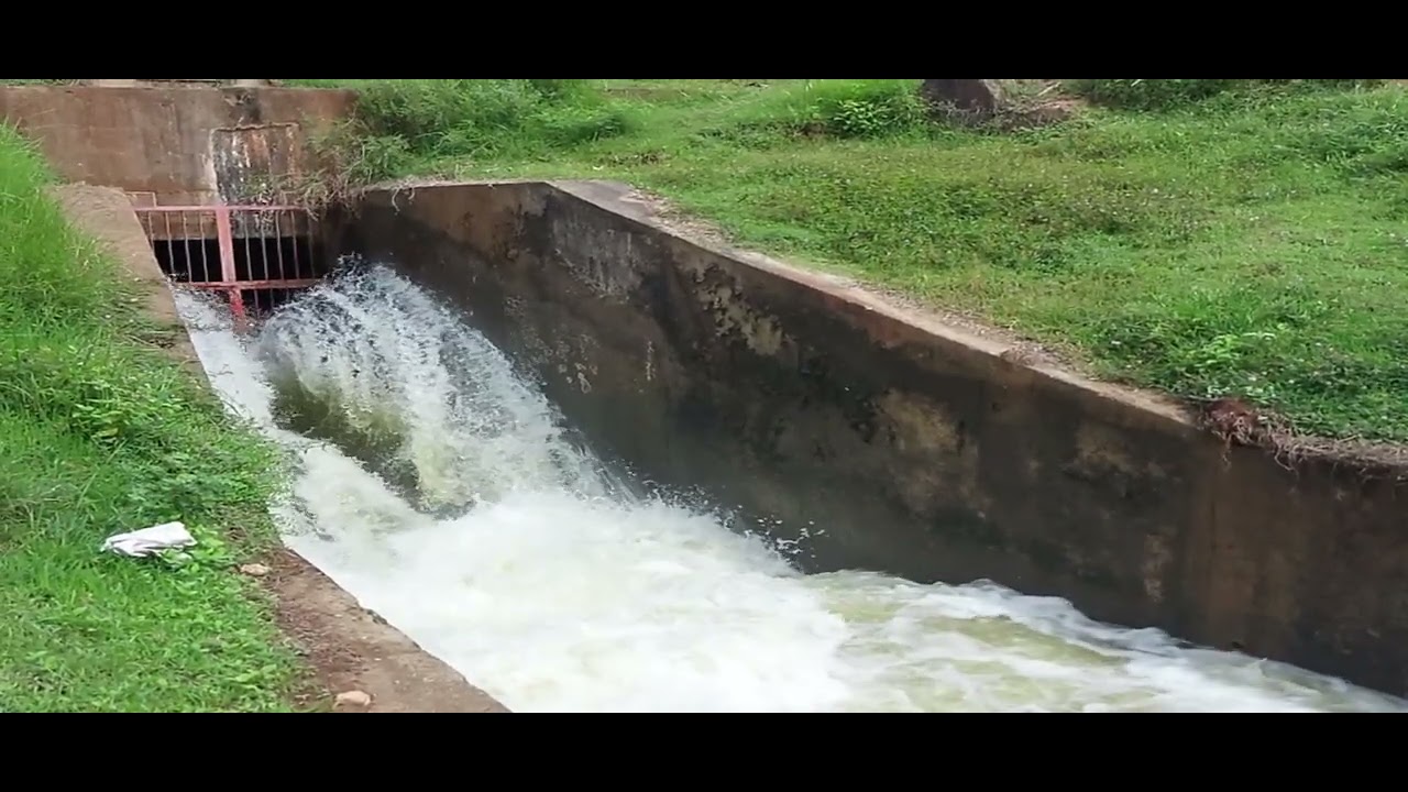 Suddenly Water Comes in Kantale Canal - YouTube