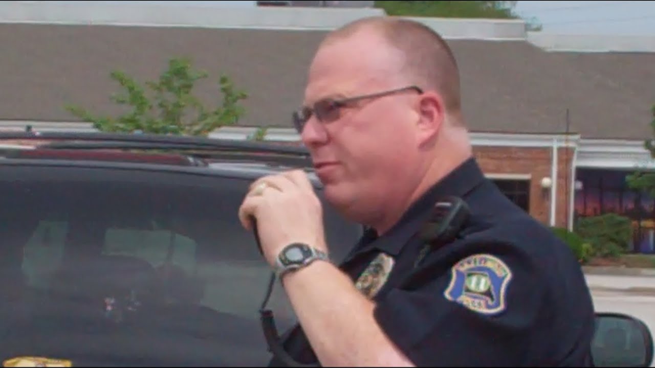 Cop Intimidates Citizen For Videotaping Police Vehicle Search Audit ...