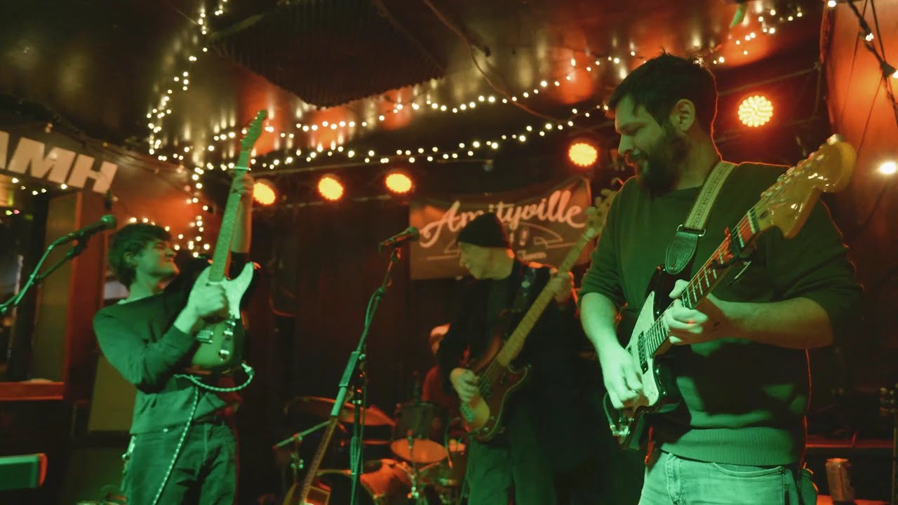 Tom Moran - Roommate of a Friend of Mine (Live at AMH) - YouTube