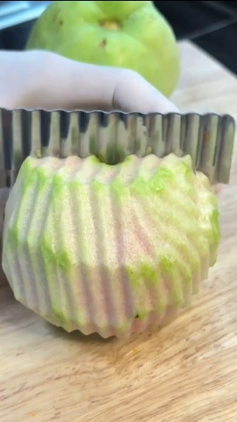 How to peel red guava to be beautiful and delicious. - YouTube