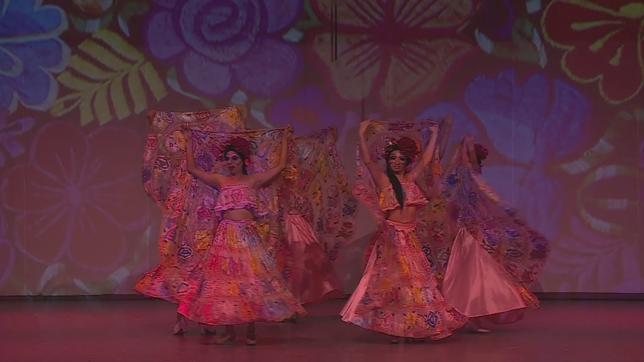 Mexico de Colores: An all-male dance troupe re-inventing a Mexican ...