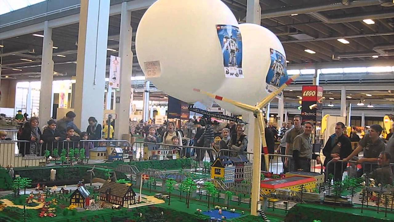 BrickIt - C5 LEGO Blimp Presentation - YouTube