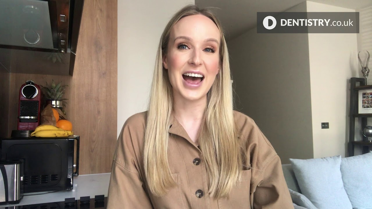 90 seconds during lockdown with…Sarah MacDonald - YouTube