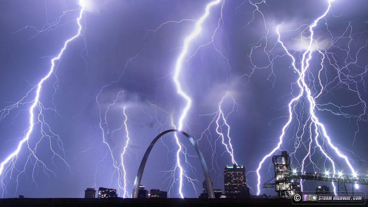 Epic close lightning storm over downtown St. Louis, LOUD thunder! - YouTube