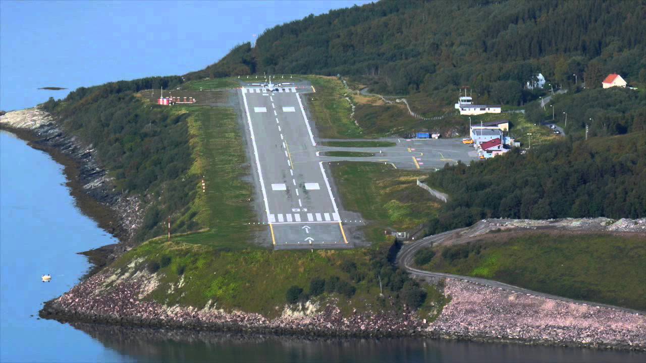 Takeoff WF853 Narvik lufthavn - YouTube