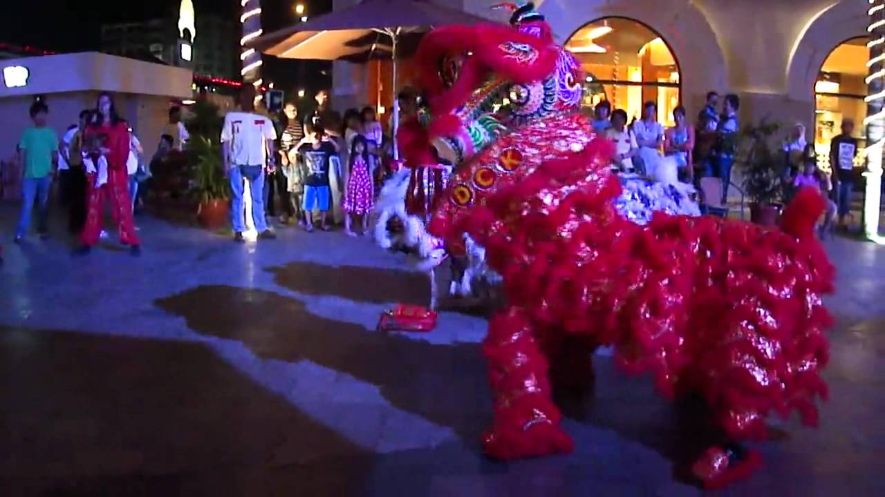 Barongsai at BSD Square - YouTube