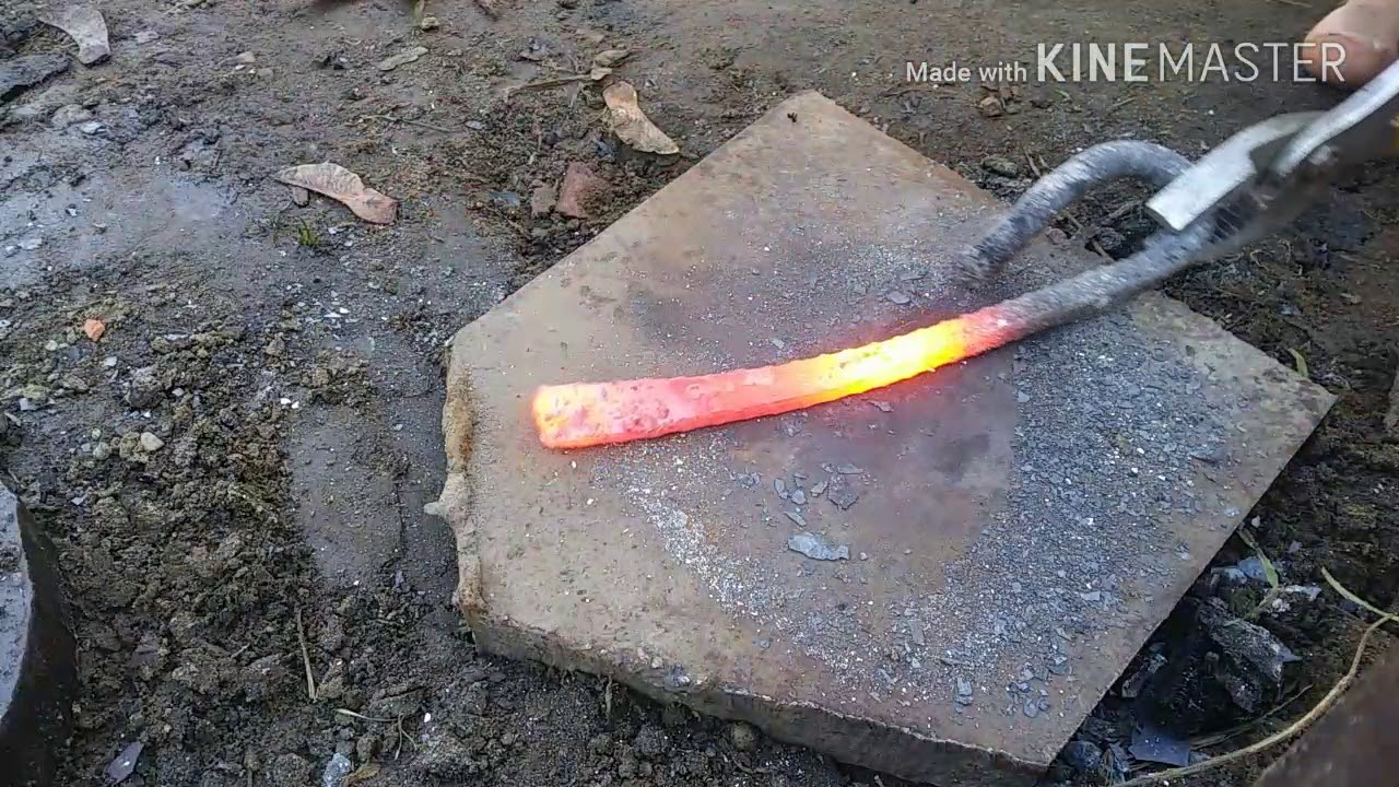 Forging a french nail WW1 trench knife from rebar - YouTube