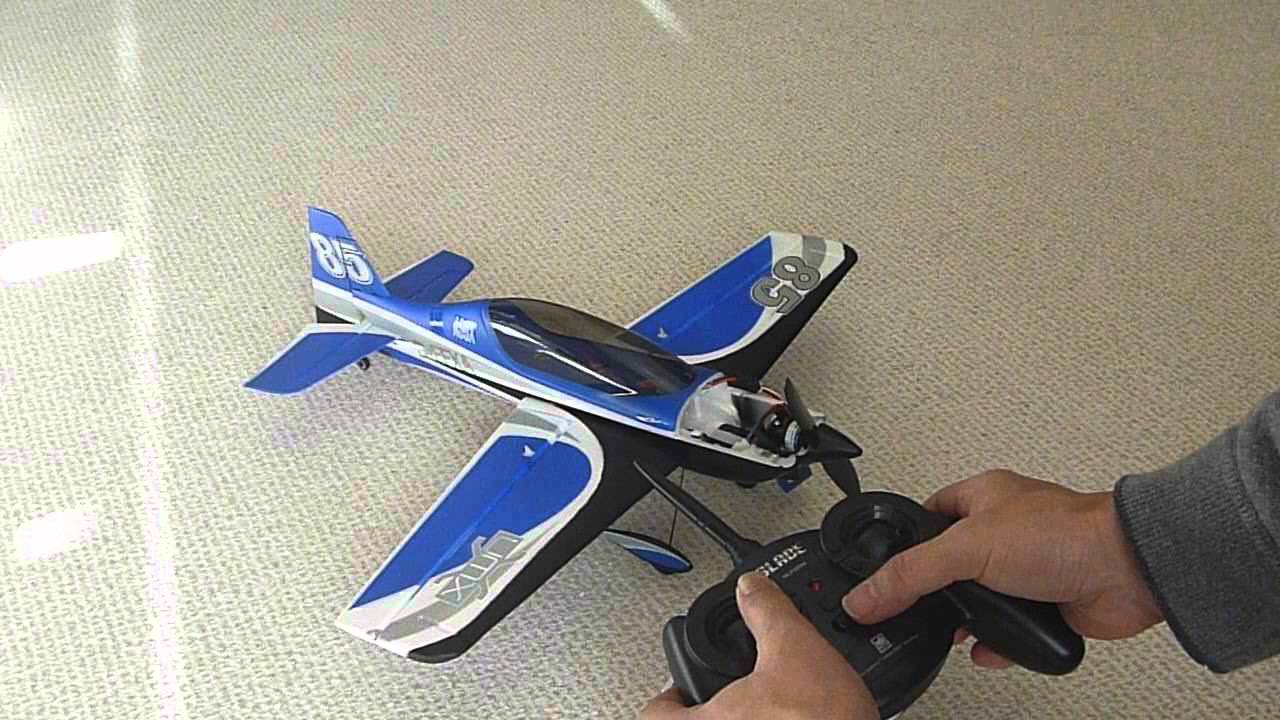 UMX Sbach 342 3D バインド - YouTube