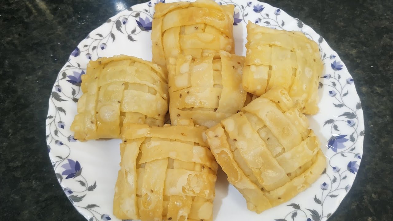 Crispy Samosa Recipe | Layered Samosa Recipe | समोसा रेसिपी | Priya's ...
