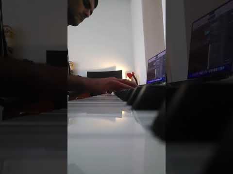Gün gələr qulaq asmaq istəmədiyim mahnılara qulaq asarsan 
