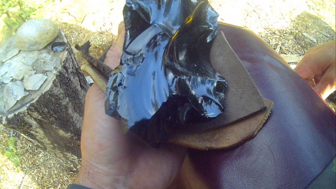 percussion knapping; Obsidian - YouTube