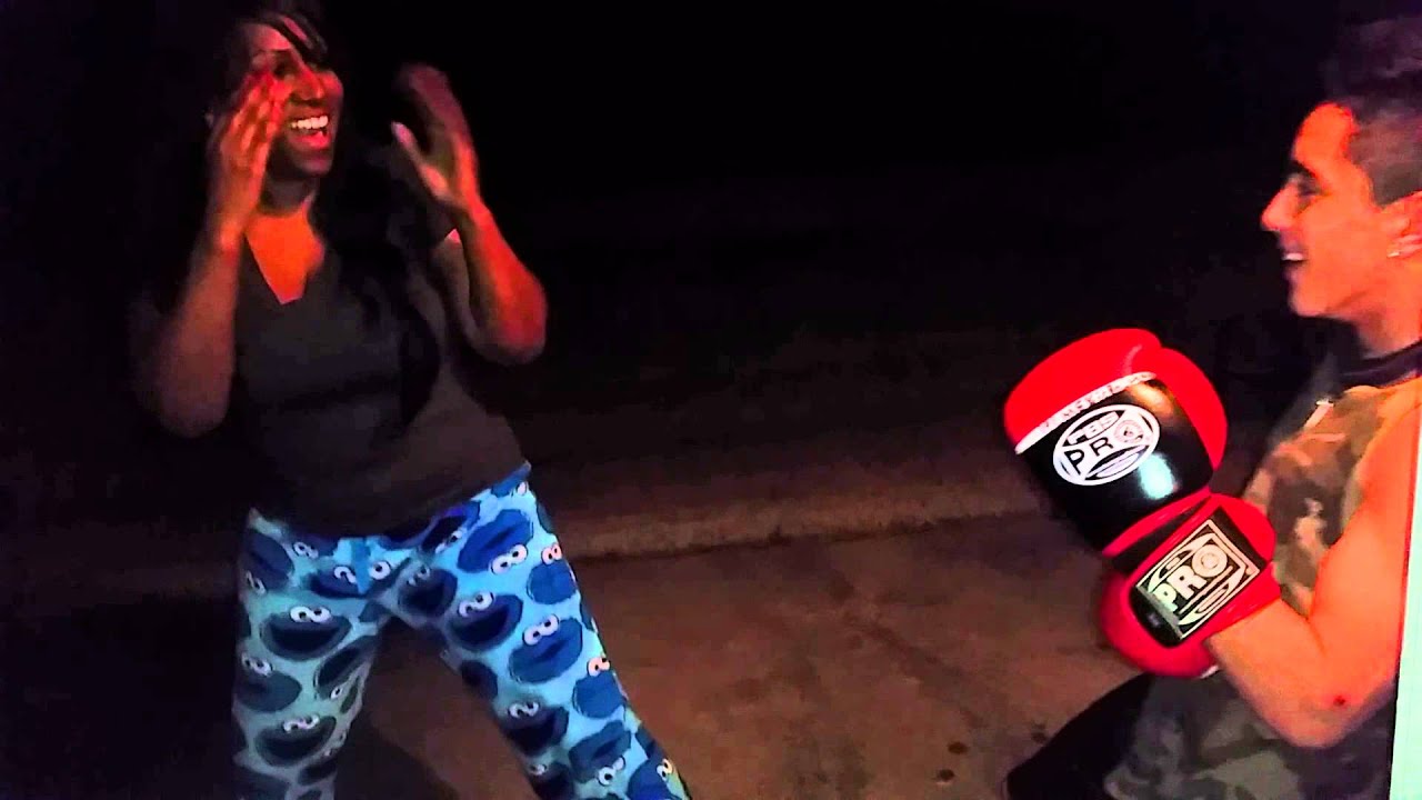 Mom Got Boxing Skillz! - YouTube