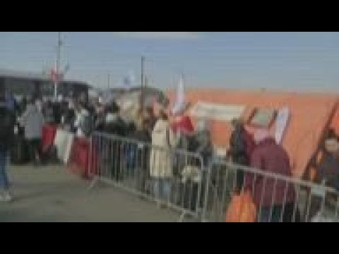 Refugees fleeing Ukraine continue to arrive in Poland