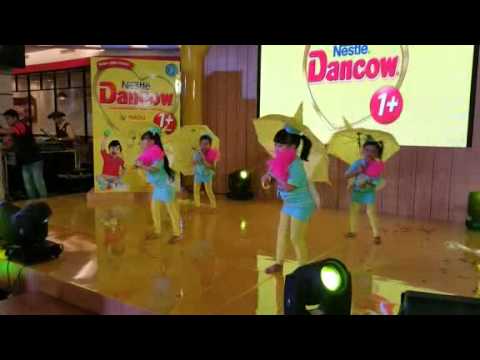 Kazaki Art School Junior "Geisha" - YouTube