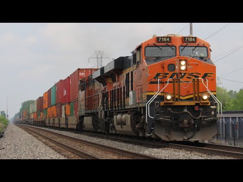 NS 271 passes Cooke road at MP 6 with BNSF power!!! - YouTube