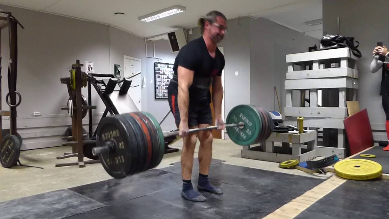 Raw Deadlift 300 kg 5 reps! - YouTube