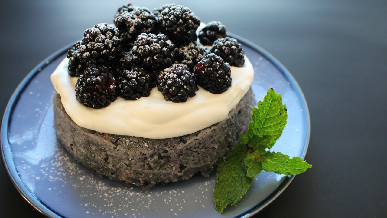 3 Minute NO-BAKE Cake + No-Make Frosting - YouTube