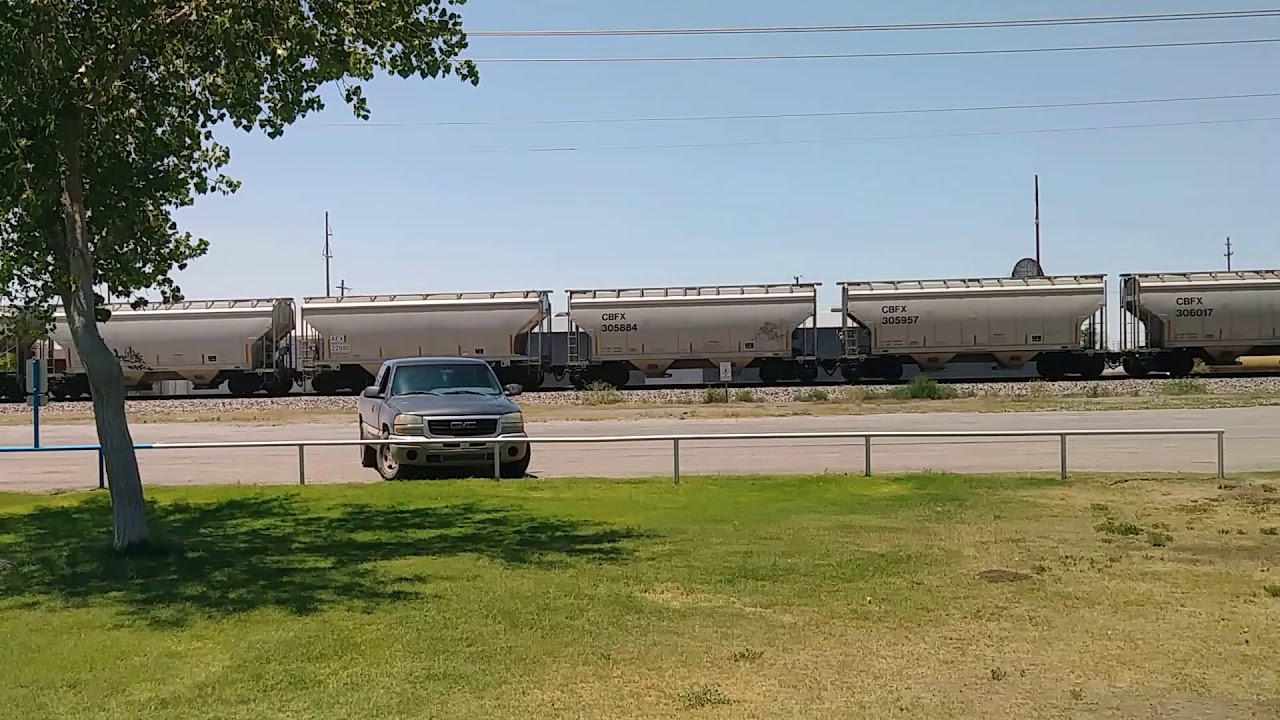 Union Pacific Grain Train passes by in Alamogordo, New Mexico feat. CSX ...