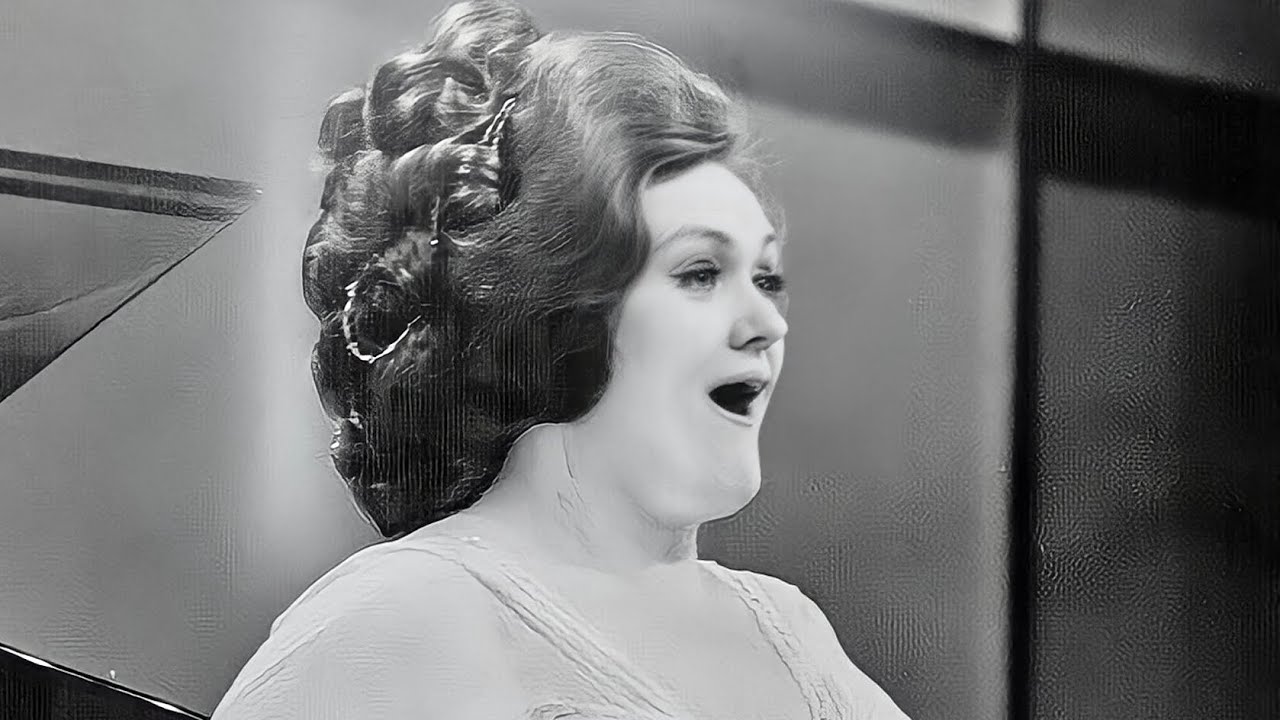 Joan Sutherland Live in 1970 Recital sings “Ah bello a me ritorna” as ...