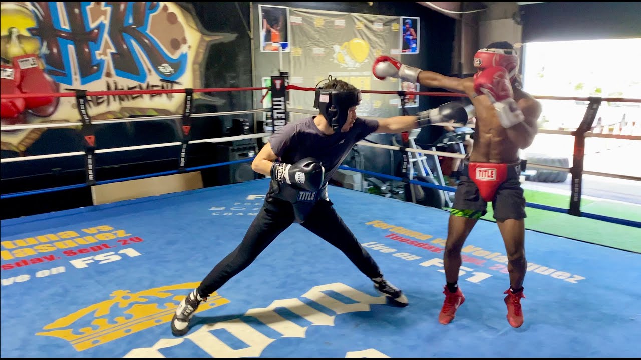 *TECHNICAL* SPARRING AT THE BOXING GYM!!! - YouTube