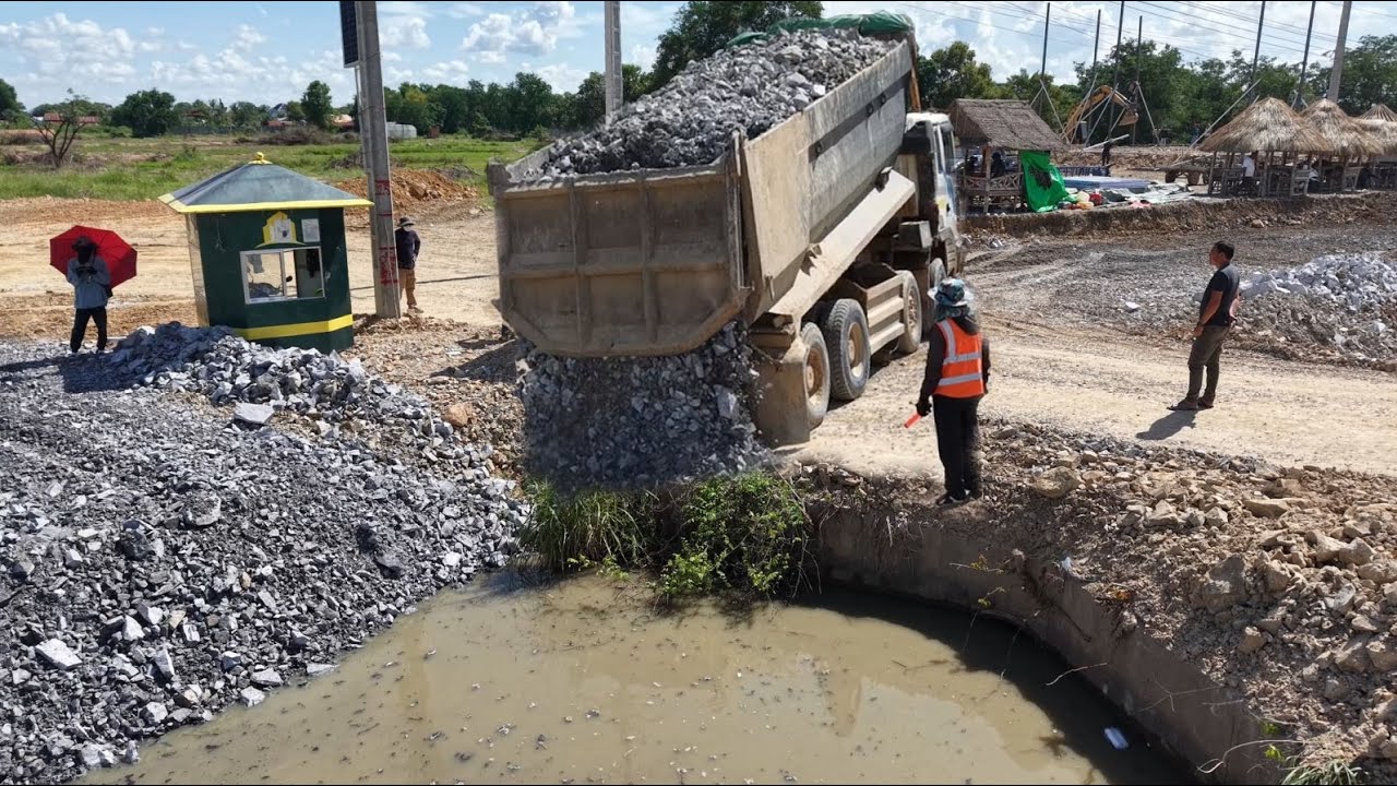 Looking Good Project!DumpTruck 25.5Ton Fill Stone Canal Skillful Tech Dozer SHANTUI C3 Pushing ...
