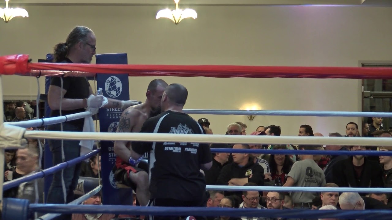 Laquan Lewis vs. Robert Bricks - YouTube
