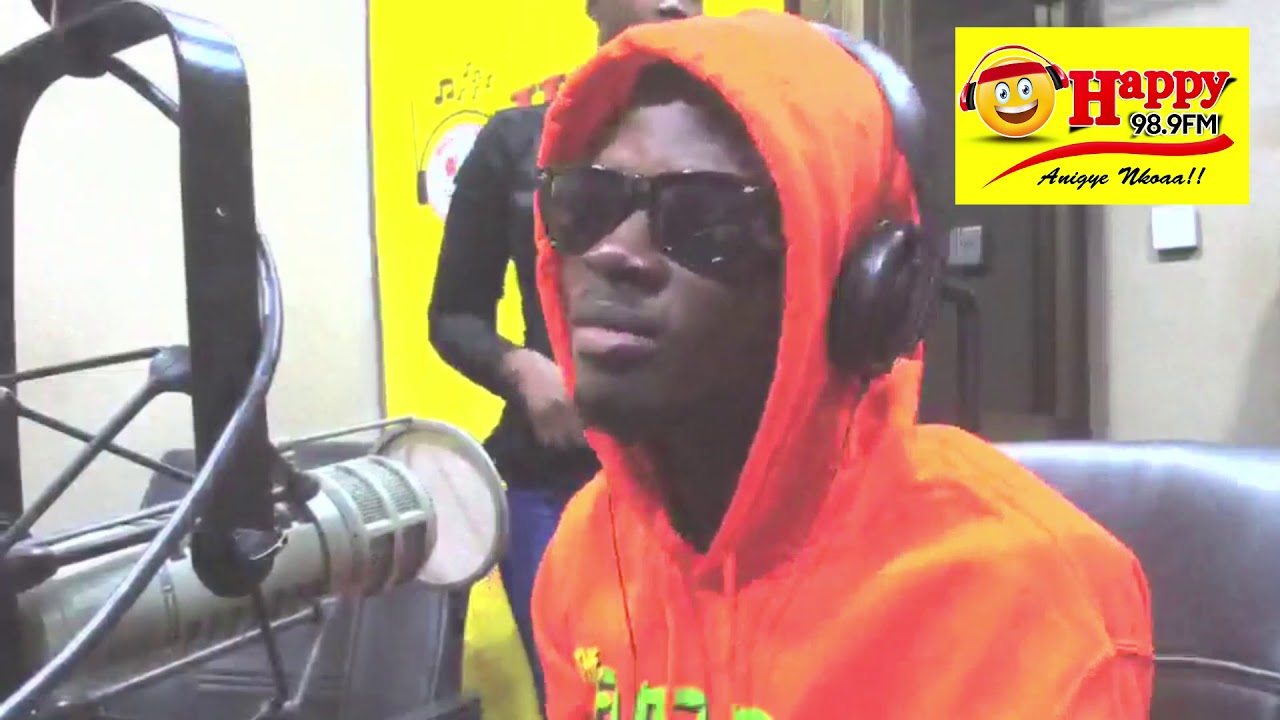 Kuami Eugene performs 'Angela' LIVE on Happy FM - YouTube