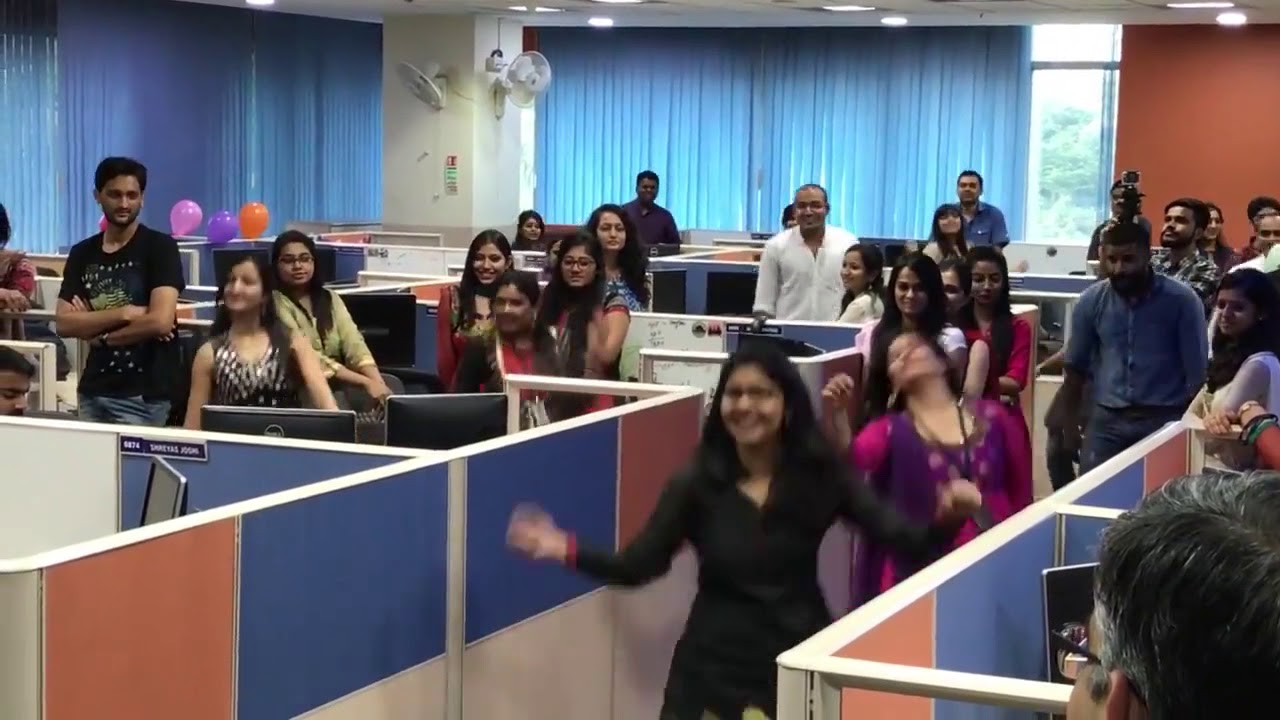 Best Office Dance | Dancing in Office - YouTube
