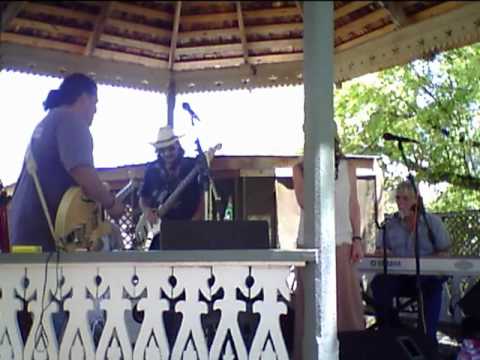 Melissa Weatherly and The Any Given Sunday Band - Wade In The Water ...