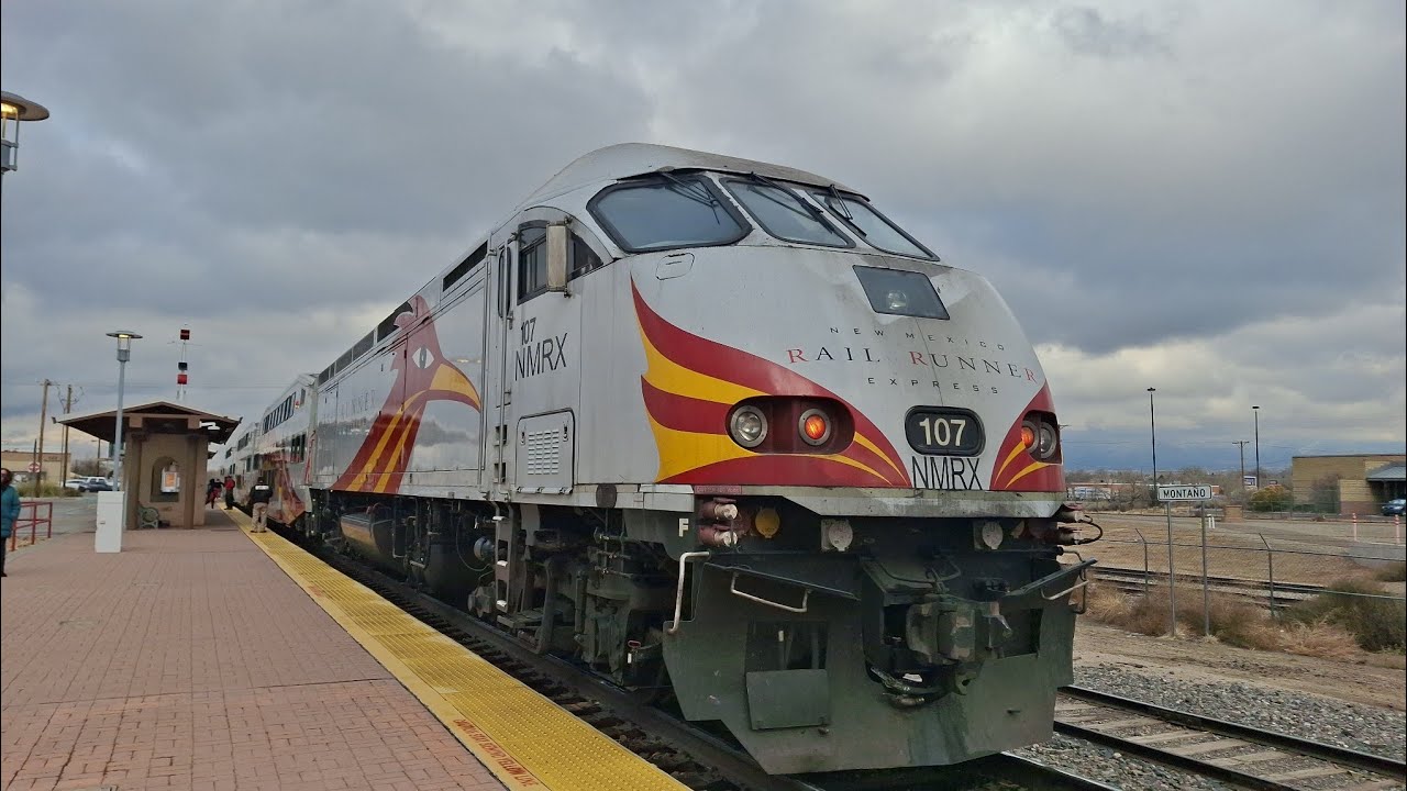 New Mexico Railrunner Montaño Station Railfanning. - YouTube