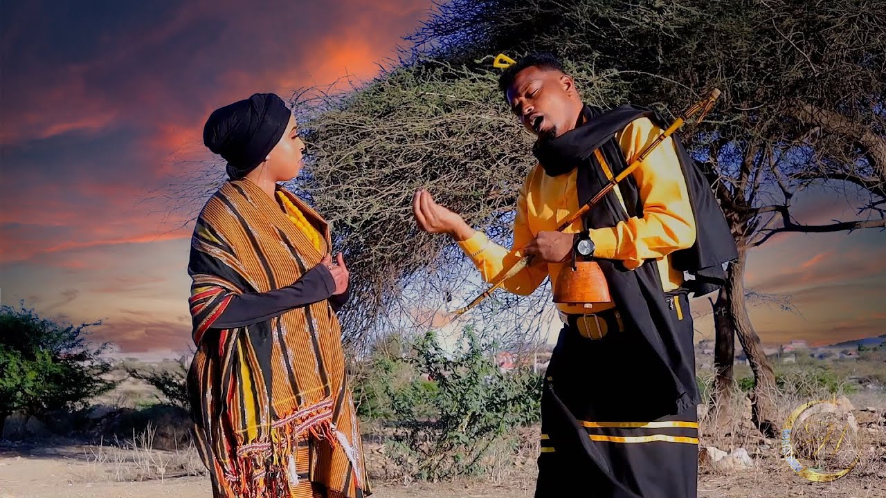 KAAMIL DEEQ - MA LAHA KALINIMADU NUUR (Official Video) 2023 - YouTube