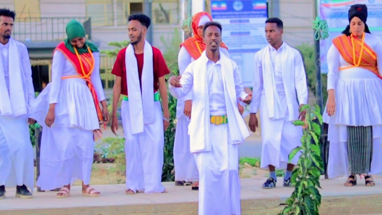 DHAANTO CUSUB :: AXMED ILKACASE HELLO :: OFFICIAL VIDEO 2023 - YouTube