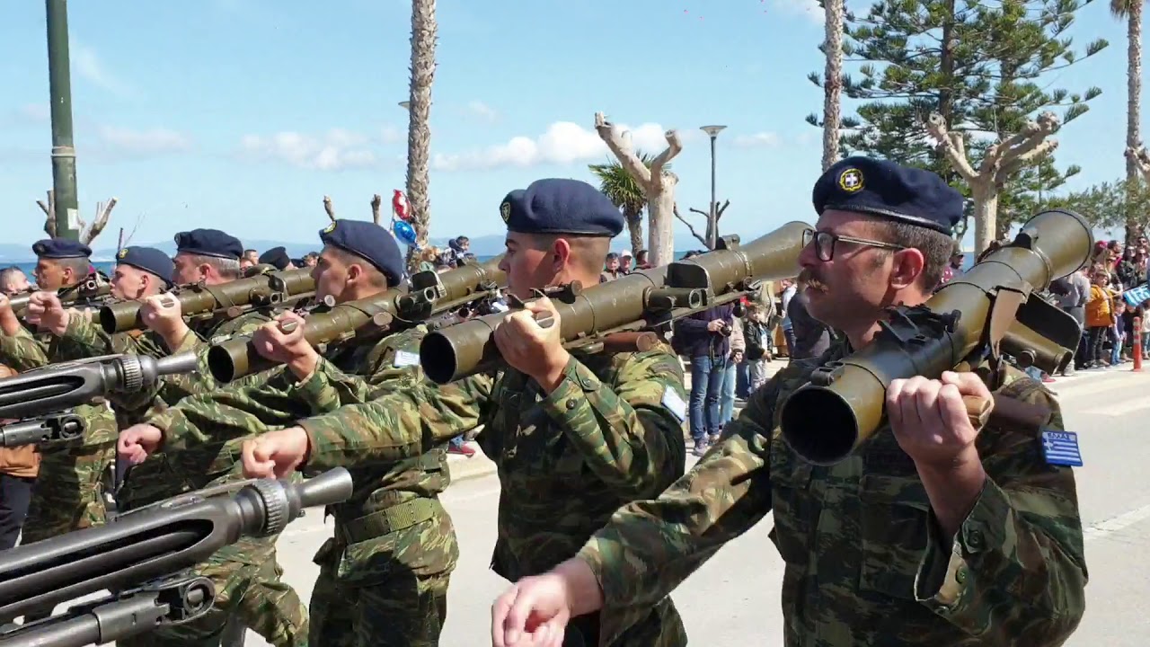 Η παρέλαση του στρατού στην Κω, για την 7η Μαρτίου - YouTube