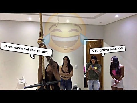 DERRUBEI ÁGUA NAS MENINAS DO BBBRONKS