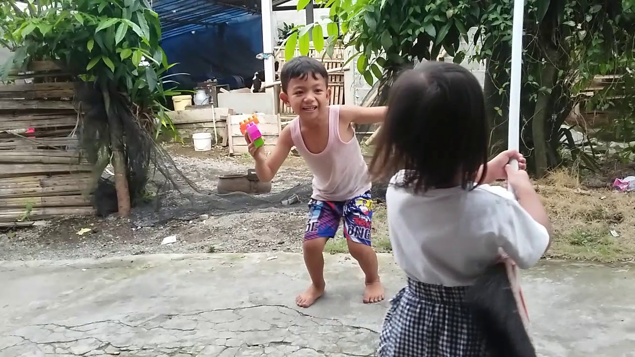 Bermain bedil bedilan - YouTube