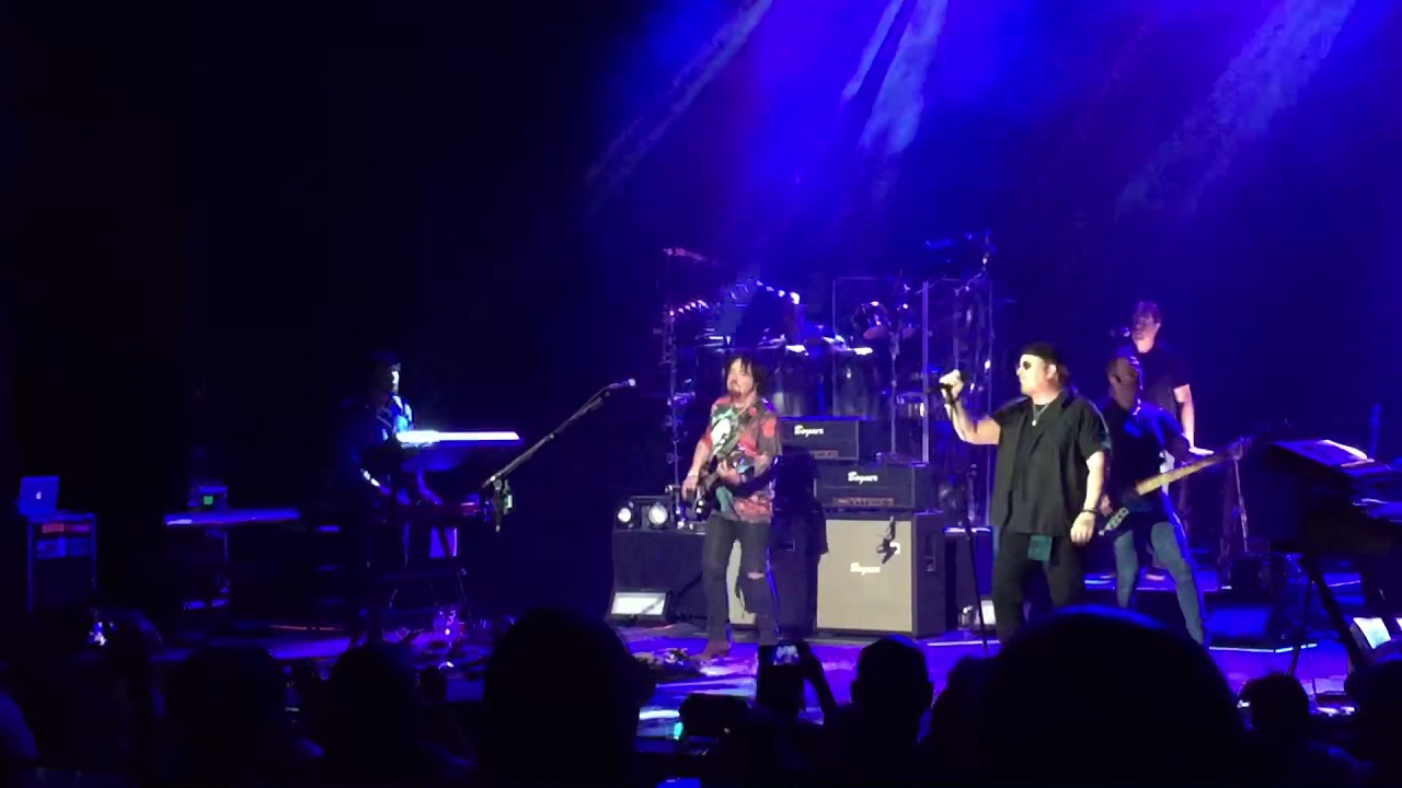 Toto performs Hash Pipe - YouTube