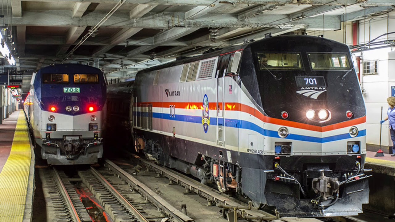 What Is The GE Genesis P32AC-DM Locomotive? - YouTube