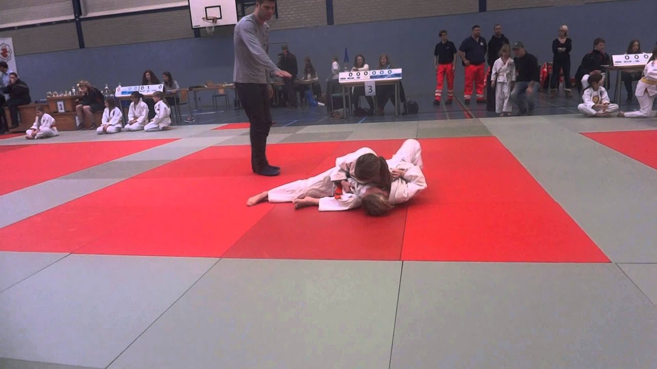 Emily Judo Fight 2 - YouTube