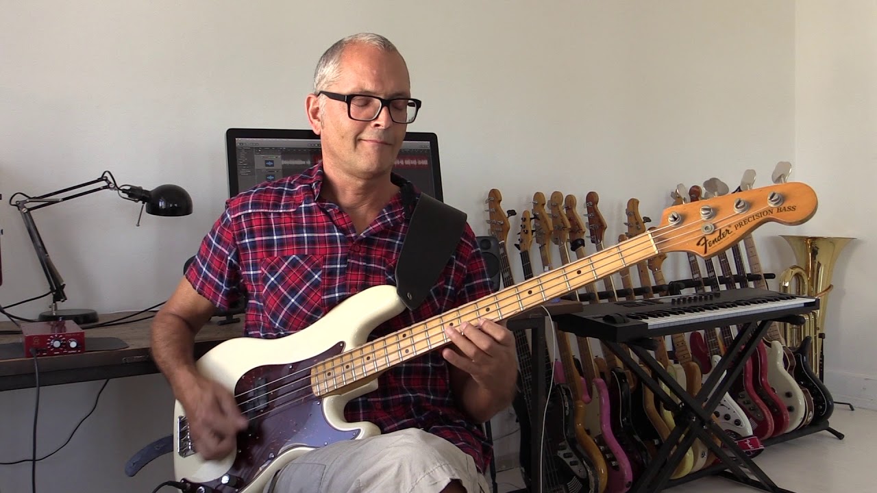 Pick bass jam in D - Bobby Vega style - YouTube