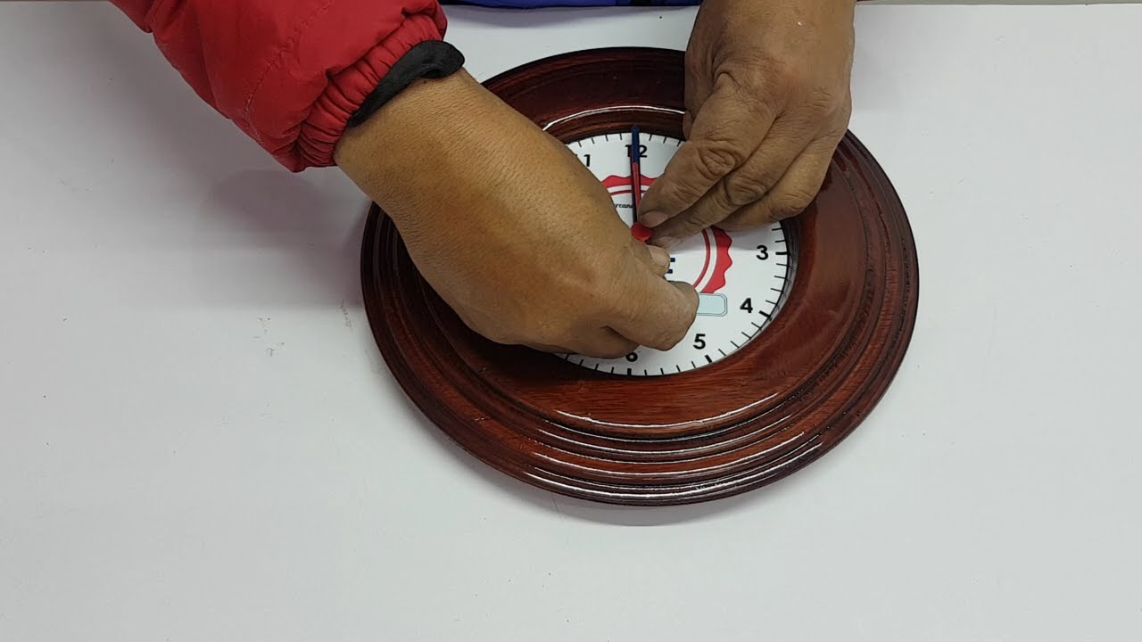 como hacer un reloj con material reciclado - YouTube
