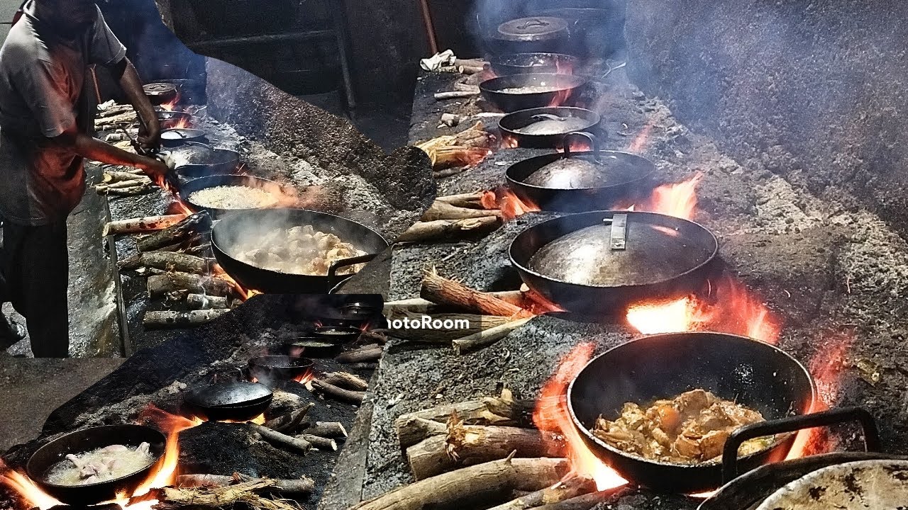 INSANE COOKING ON WOOD FIRE | BEST CHICKEN KARAHI at Highway KARACHI ...