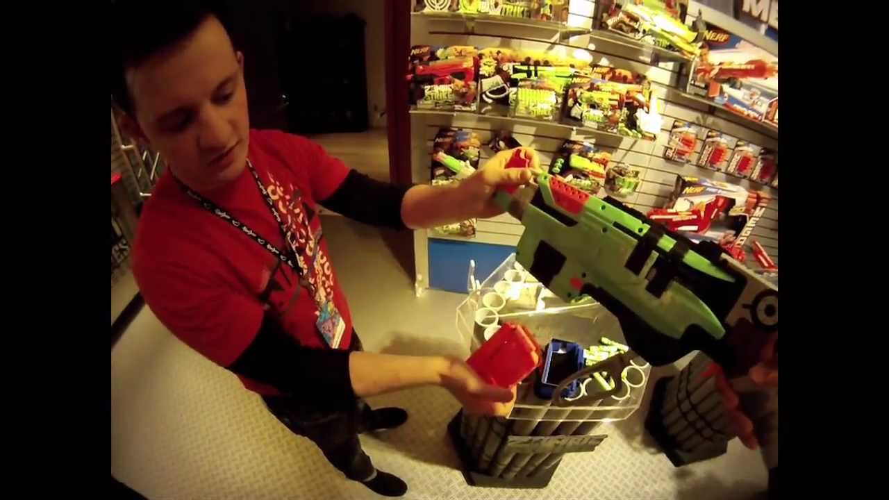 Nerf Zombie Strike Slingfire - Demo at New York Toy Fair 2014 (GoPro ...