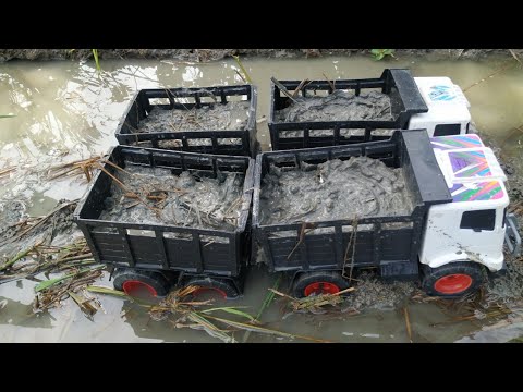 Membersihkan Trek Gandeng Oleng dan menemukan mainan mobil tayo, mobil ...