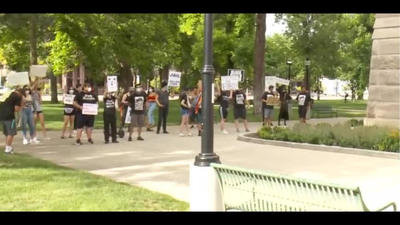 Pro-police rally met with counter-protesters - YouTube