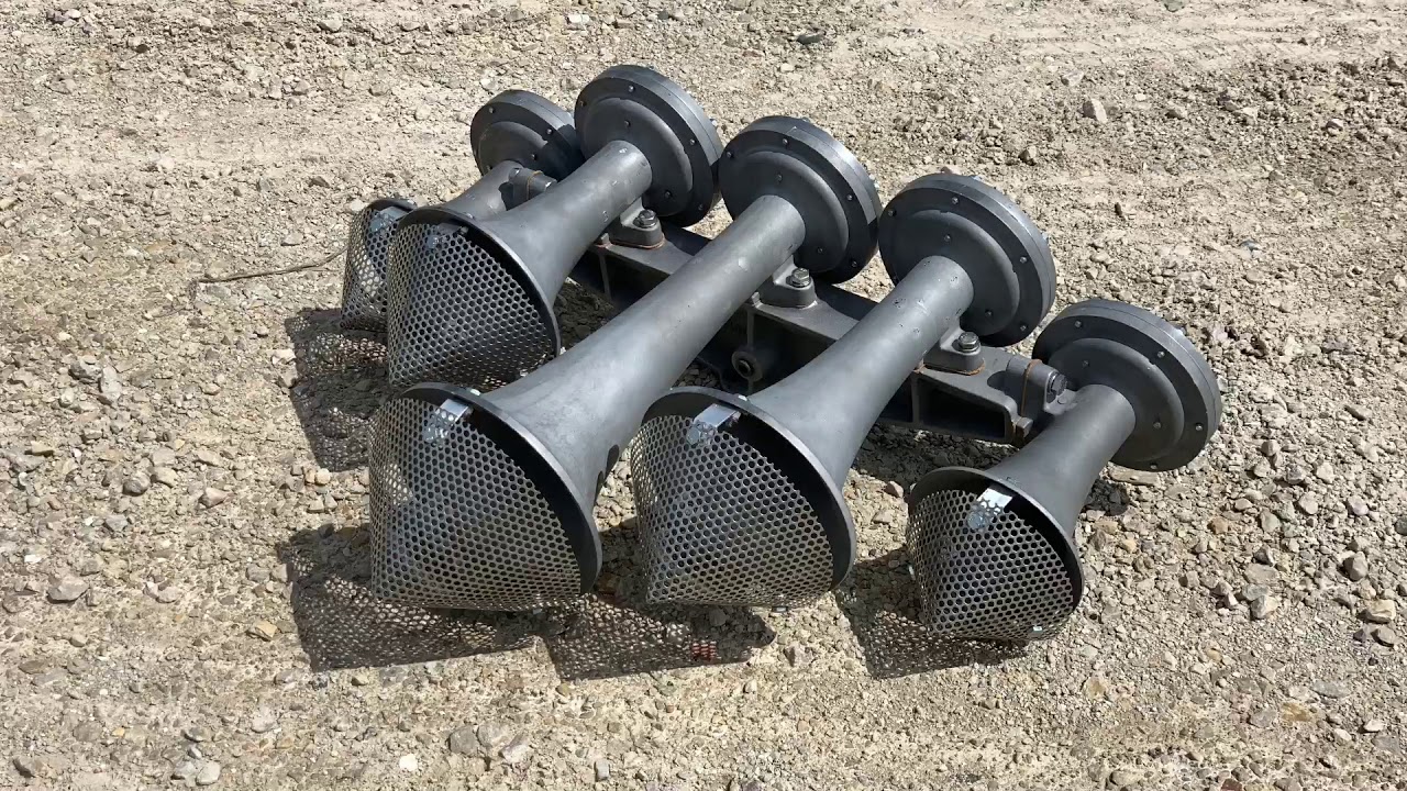 80s K5LA - Ex Amtrak F40PH #365 - YouTube